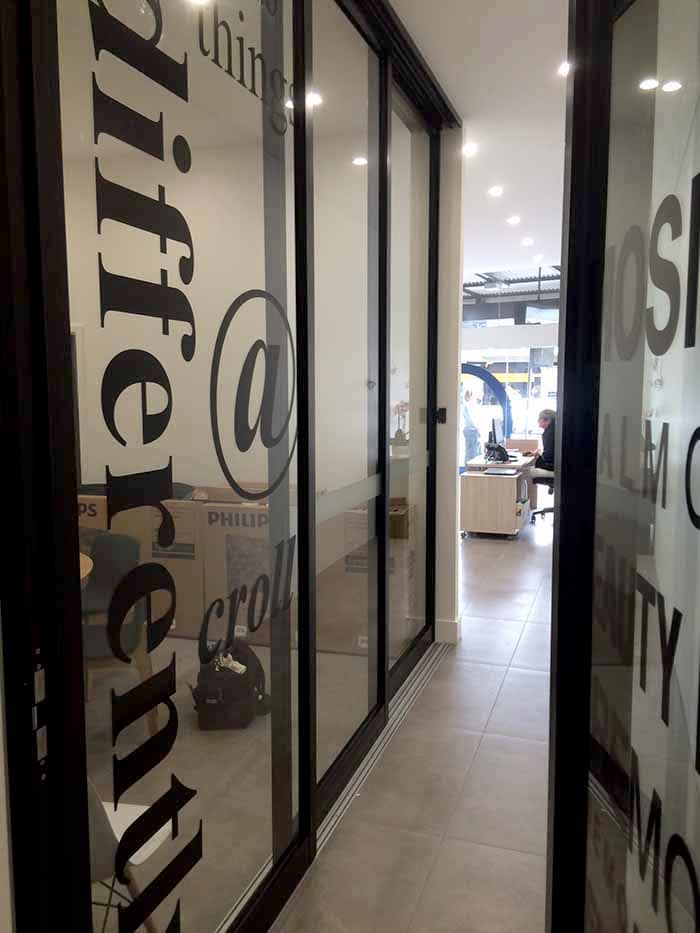 Window Signs | Semantix